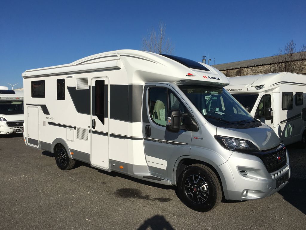 Adria Matrix Plus M 670 SL 35L Automatik mieten - cararent.at